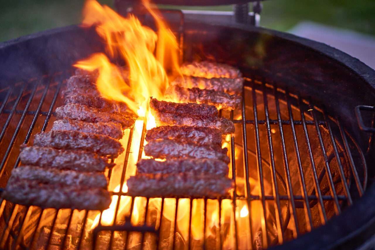 Cevapcici mit Ajvar wie beim Kroaten - Bergfest BBQ - Rezepte, Shop und ...